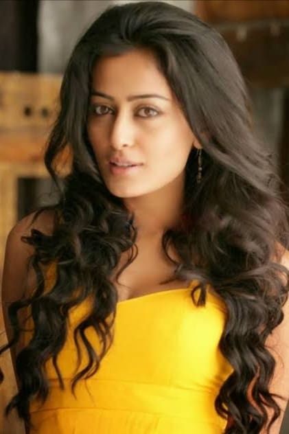 Watch Nidhi Subbaiah Movies Online | Xstream Play
